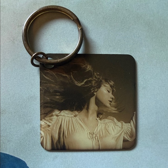 Taylor Swift | Accessories | Taylor Swift Fearless Taylors Version ...